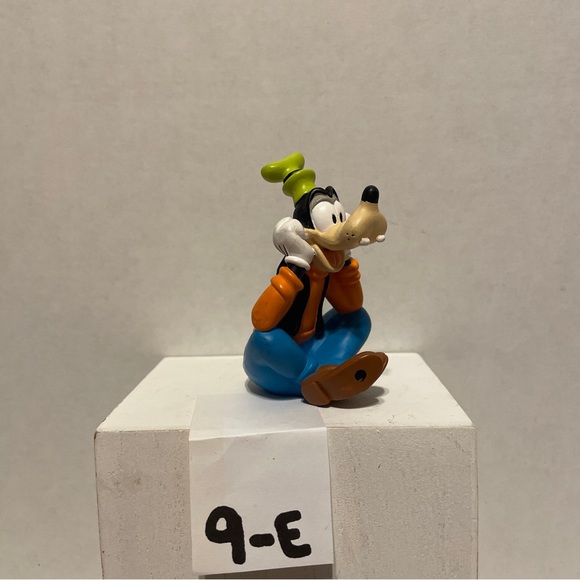 Disney | Toys | Vintage Hand Painted Disney Pvc Goofy Sitting Figure ...